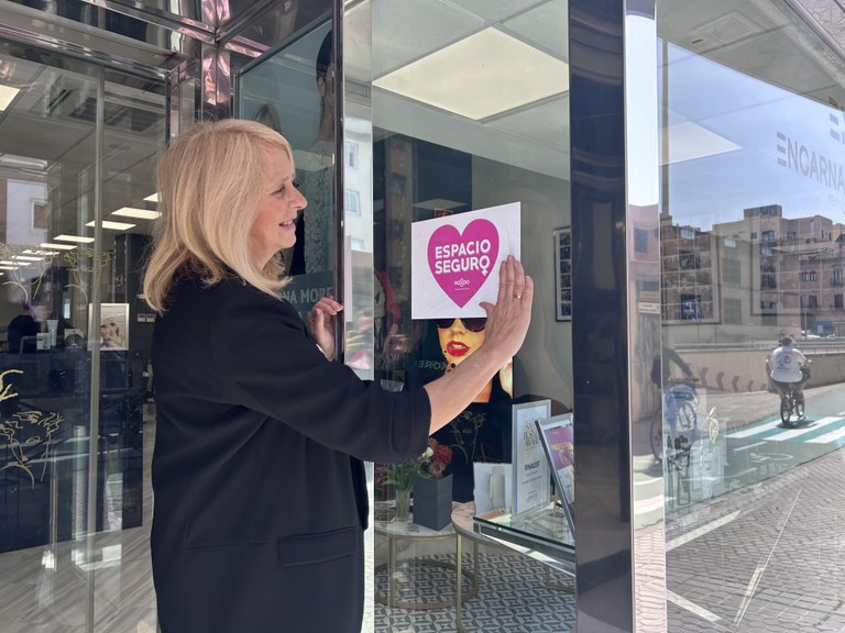 El Gobierno de Sanz pone en marcha un proyecto pionero de espacios seguros para las mujeres ...